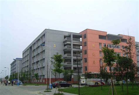 成都工业学院