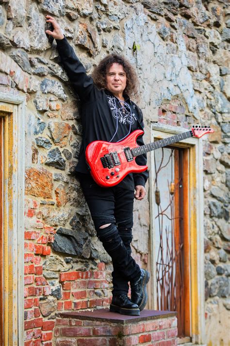 Vinnie Moore