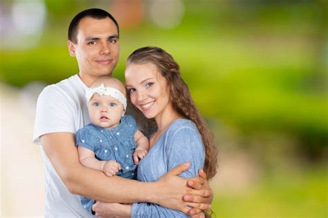 Familia Joven Feliz Foto Premium