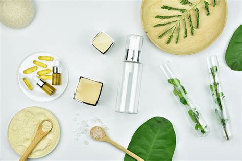화장품 병 용기 녹색 허브 잎 모형 브랜딩 빈 레이블 패키지 개념과 주제에 대한 스톡 사진 및 기타 이미지 개념과 주제 건강관리와 의술 공란 Istock