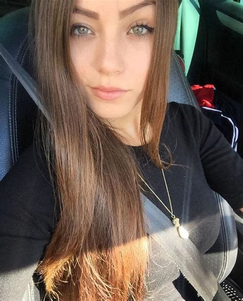 Pin En Melanie Pavola