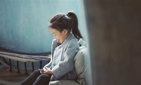 软色情又泛滥：初中生学习资料竟夹带色情内容 中学生