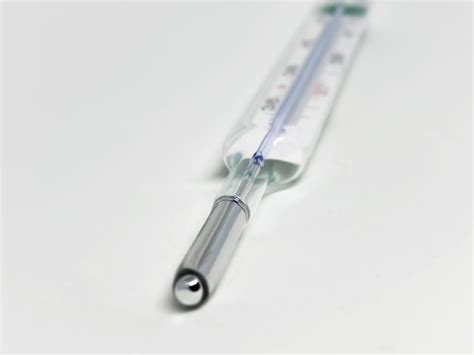 Premium Photo Glass Thermometer Isolated On White Background