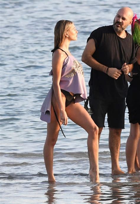 Hailey Bieber Erotic The Fappening Leaked Photos