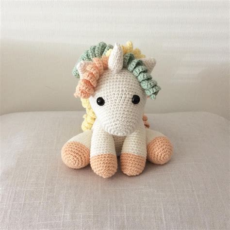 Free Crochet Pattern For A Unicorn Small Unicorn Amigurumi Artofit