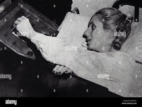 Maria Eva Evita Duarte De Peron Fotos Und Bildmaterial In Hoher