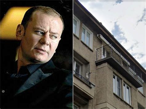 ГОРЕЩО В ПИК ГЪРМИ СКАНДАЛ Бъдещият министър на туризма Евтим Милошев с незаконен балкон не