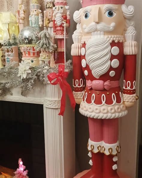 Pin By Didi Iglesias On Christmas Decor Nutcracker Christmas