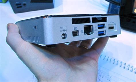 Closer Look At Intel S New Broadwell Powered Nuc Mini Pcs Liliputing