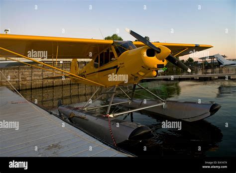 Piper Super Cub On Floats Docked At The Sky Lark Motel Dock Seaplane Splash In Lakeport