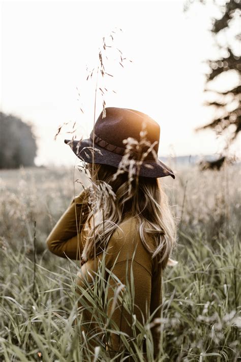 Women In Nature Pictures Download Free Images On Unsplash