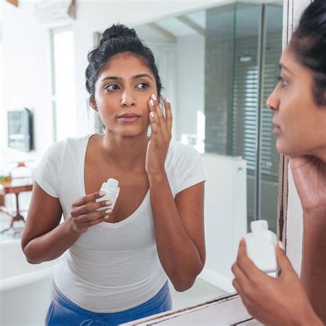 How To Deal With Dry Patches On The Face Unilever Vaseline®