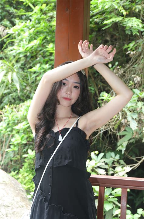 [pary学生模拍] No 009 超美女神琪琪美妆照，把脚趾捆起来 V2ph