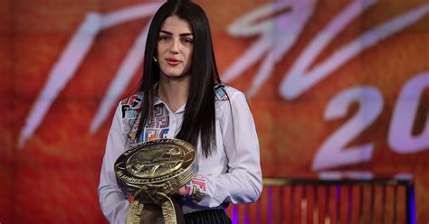 Теодора Цанева Спортът ме научи на дисциплина Boec Bg онлайн медия за бойни спортове