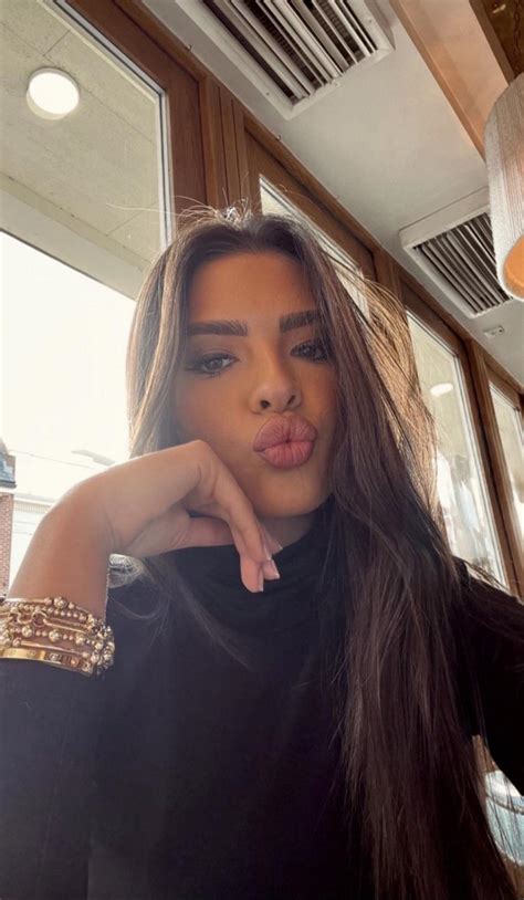 Gemma Owen Sexy Lips Rloveislandnsfw