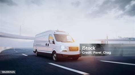 고속도로에서 흰색 배달 밴 매우 빠른 운전 배달 개념 3d 렌더링 0명에 대한 스톡 사진 및 기타 이미지 0명 교통수단 도로 Istock