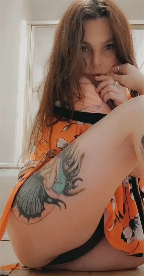 Sexy Different Poses In My House In Different Clothing 25 Pics Xhamster