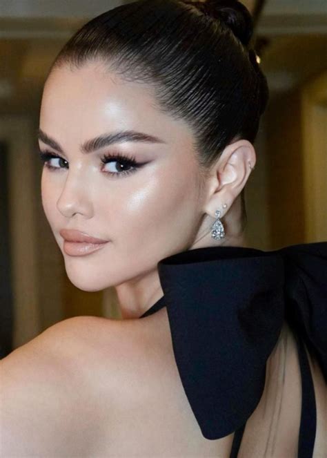 Selena Gomez Makeup Looks