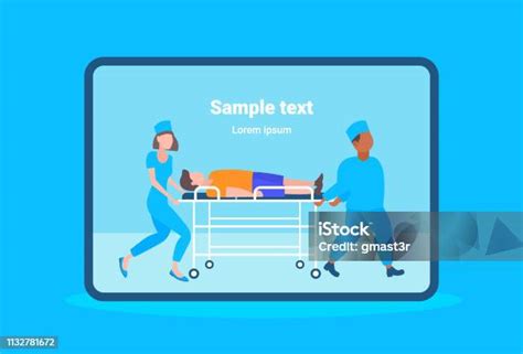 남성 여성 의사 이동 환자에서 병원 침대 들 것 의료 믹스 레이스 직원 유니폼 운송 남자 작업 복사 공간 전체 길이 수평 간호사에 대한 스톡 벡터 아트 및 기타 이미지