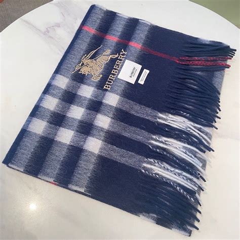 Шарф Burberry - купить с доставкой по выгодным ценам в интернет ...