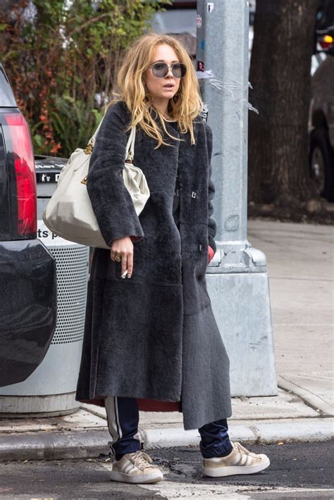 Juno Temple Casual Style New York 11142017 • Celebmafia