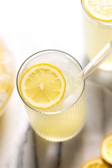 Easy Homemade Lemonade With Fresh Lemons