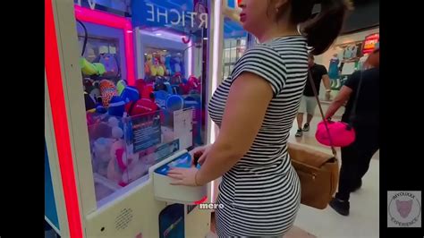 De Compras Con La Amiga De Mi Mamá Al Final Me Lleva A Su Casaand Xnxx Com