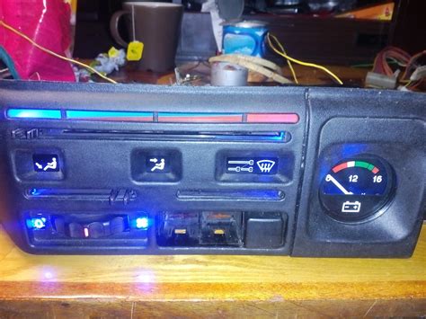 Подсветка управления фарами и печкой Установка вольт метра — Москвич 2141 1 8 л 1999 года