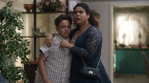 Trending GIF Netflix Episode Scared Awkward Ruby Push Jasmine On My Block Episode