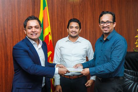 Global Ceo සම්මානයෙන් පිදුම් ලැබූ ගයාන් වෙල්ලාල ලුණු සමාගමේ සභාපති