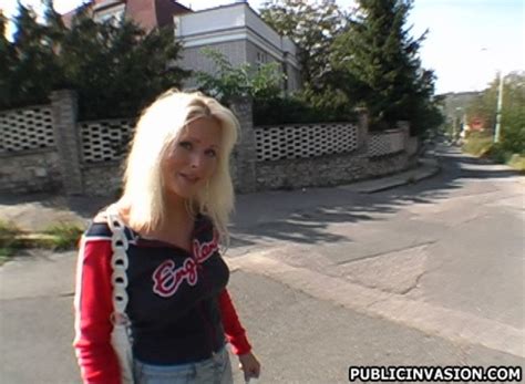 Bleach Blonde Skank Lets Her Tits Get Handled By Stranger Porn Pictures