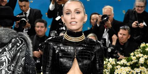Eine Rockröhre Wird Erwachsen Miley Cyrus Mit Neuem Album Nauch