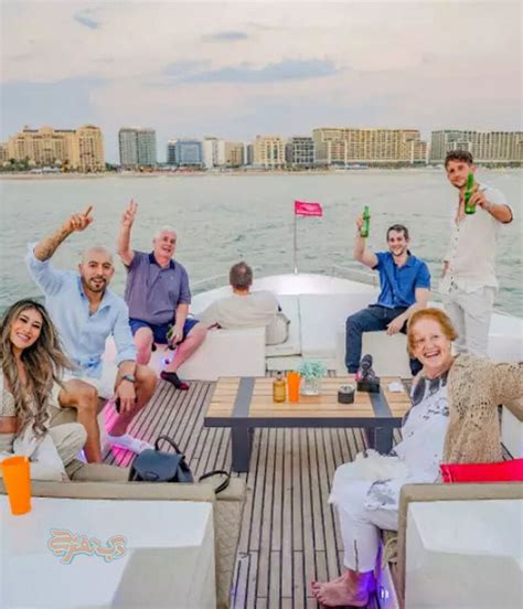 کشتی سوپر یات لوکس دبی معرفی و قیمت تور دبی تفریح