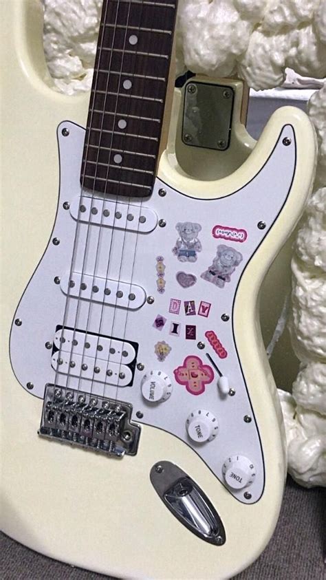 Pin By Løren On Sizin Pinleriniz Electric Guitar Design Cool