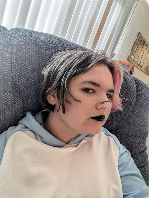 Fem Nb Masc R Genderfluid Selfies