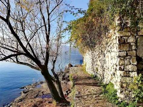Die Passeggiata Dellamore In Ispra Ein Bezaubernder Ort