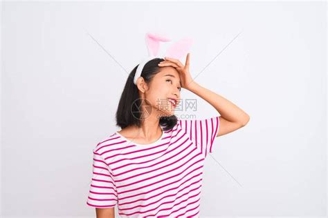 年轻漂亮的女人戴着巴尼耳高清图片下载 正版图片506363058 摄图网