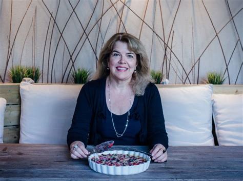 «le Manifeste Des Parvenus Julia Posca Souffle La Braise Sous Les Fesses Des Dragons Le Devoir