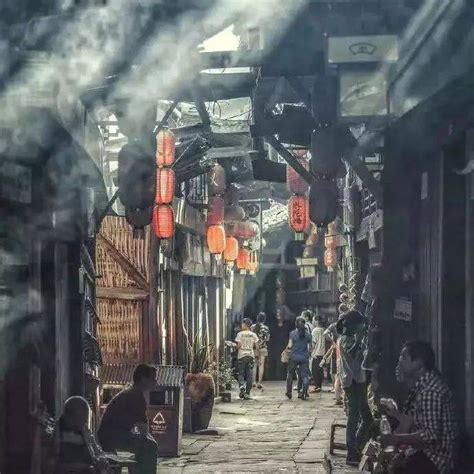 雅致丨这就是，中国人的市井生活 交流 孩子 老人