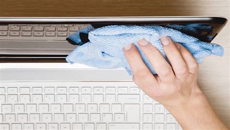 Guidelines On How To Clean Dell Notebook Screen LaptopLeLo