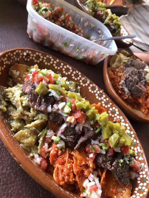 Chilaquiles Verdes Y Rojos