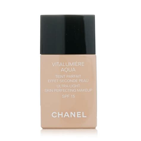Chanel - Vitalumiere Aqua Ultra Light Skin Perfecting M/U SPF15 - # 20 ...
