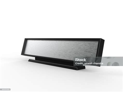 빈 프레임 도어와 벽 간판 또는 이름 접시 닦 았 금속 플레이트 3d 렌더링 그림입니다 0명에 대한 스톡 사진 및 기타 이미지 0명 3차원 형태 가정의 방 Istock