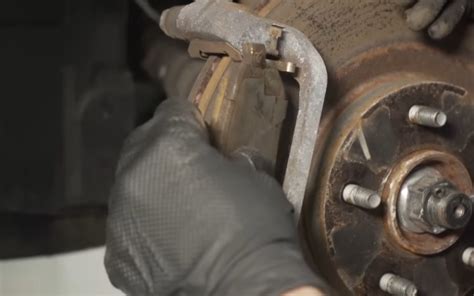 Can I Spray WD40 On My Brakes To Stop Squeaking? The Truth