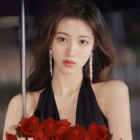 美女总裁重金求医，小神医憨笑∶不要千金，要娇妻 00