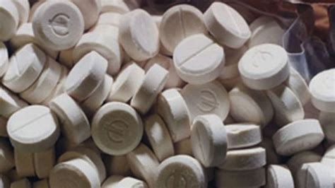 Спипаха 15 годишна с марихуана и екстази Новини бг