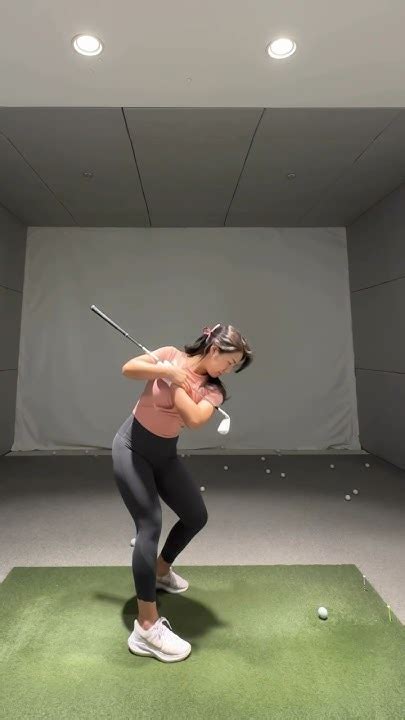 스텝 연습은 골프스윙을 좀 더 쉽게이해하게해줘요🩷💜klpga정혜윤프로 프로골퍼 골프스윙 여자프로골퍼 골프레슨 골프선수 예쁜스윙 Golfswing 골프