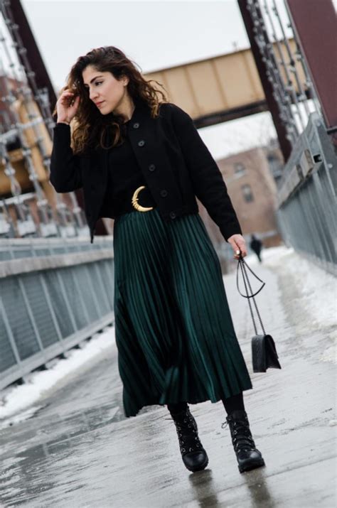 How To Wear A Pleated Skirt Artofit