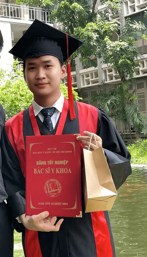 Bác Sĩ Trần Hiếu Thảo Mẹ Đây Rồi