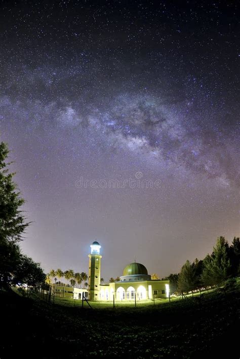 Beautiful Mosque Beautiful Milkyway Stock Image Image Of Peace